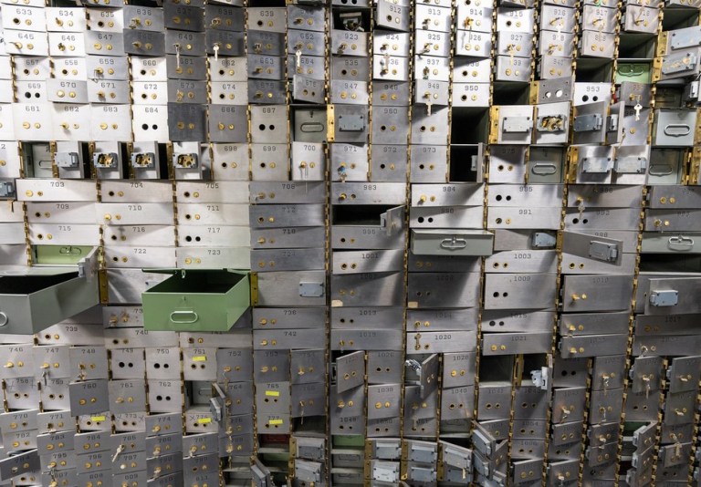 Yearn Finance Launches New Vault, While YFI Retakes Bullish Momemtum